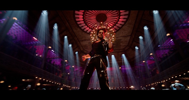 Shah Rukh Khan sets the dance floor on fire with the latest release ...